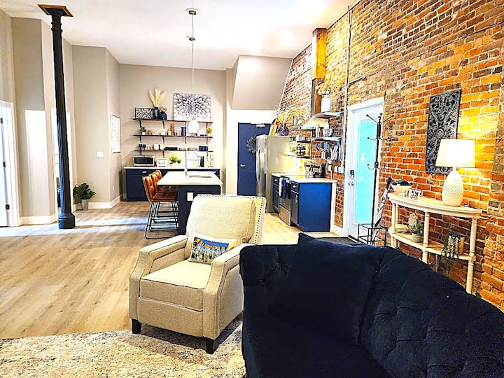 New 1st Floor Apt In Downtown Sandusky! - Sandusky, OH