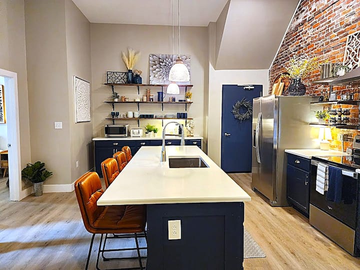 New 1st Floor Apt In Downtown Sandusky! - Sandusky, OH