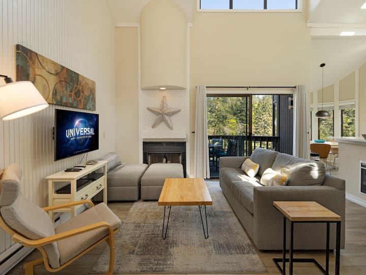 Peaceful 1 Bedroom, 1 Loft Condo! - Roche Harbor, WA