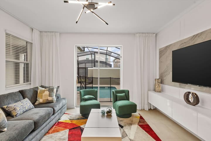 Stylish Family Retreat With Themed Bedrooms - Kissimmee, FL