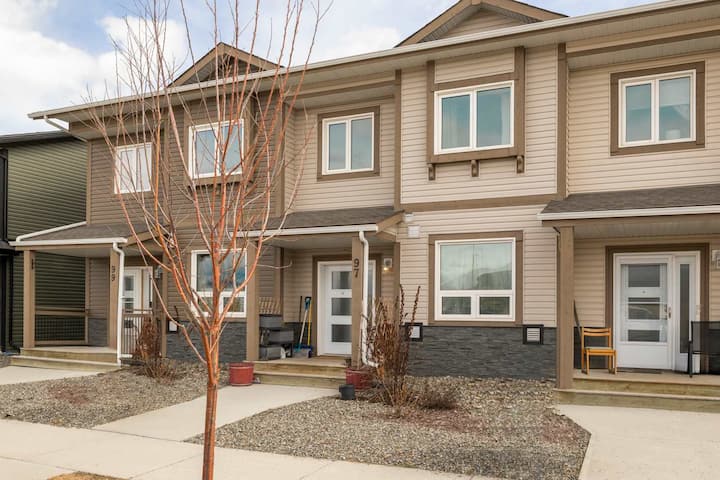 Nn - The Nest - Whistlebend 3-bed 2.5-bath - Yukon