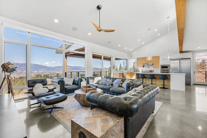 Modern Farm Luxury Pool/ht/private Acreage Estate - Kelowna