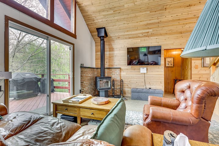 11 Mi To Massanutten: Peaceful Cabin W/ Deck - Shenandoah, VA