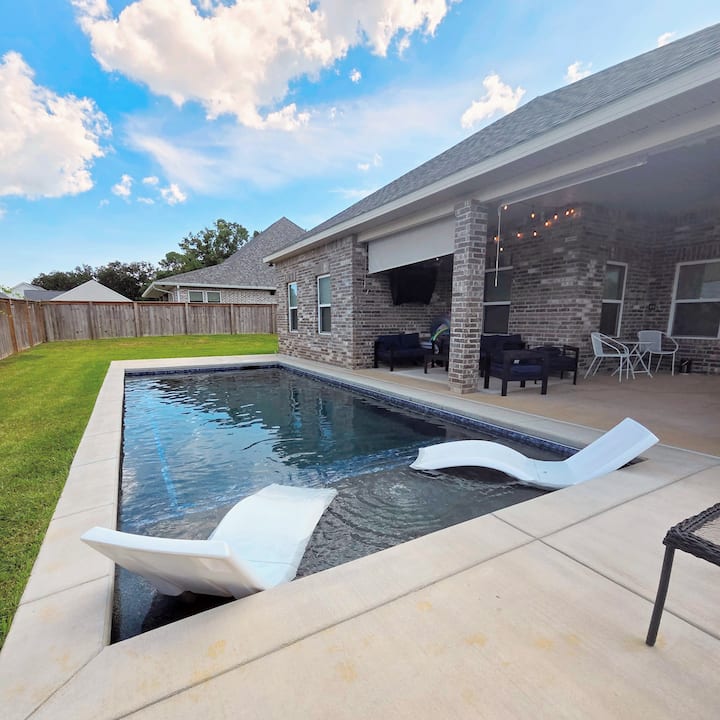 Home With Private Pool On Golf Course - Ocean Springs, MS