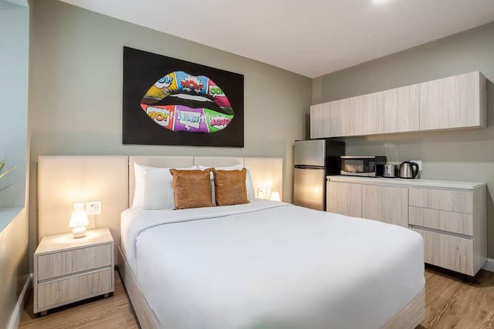 Bloom Queen – Heart Of Montreal - Montreal