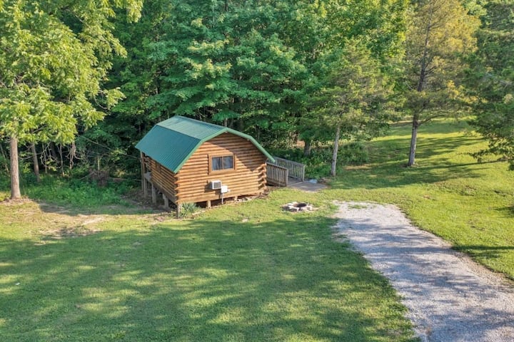 Rustic Cabin With Pool Access - Brown County, IN