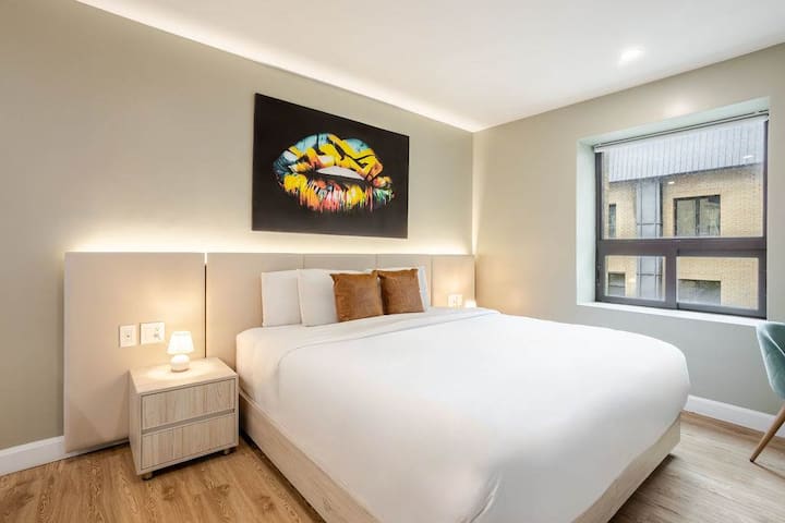 Pure King – Berri-uqam Escape - Montreal