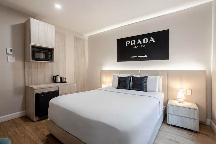 Luna Queen – Heart Of Montreal - Montréal