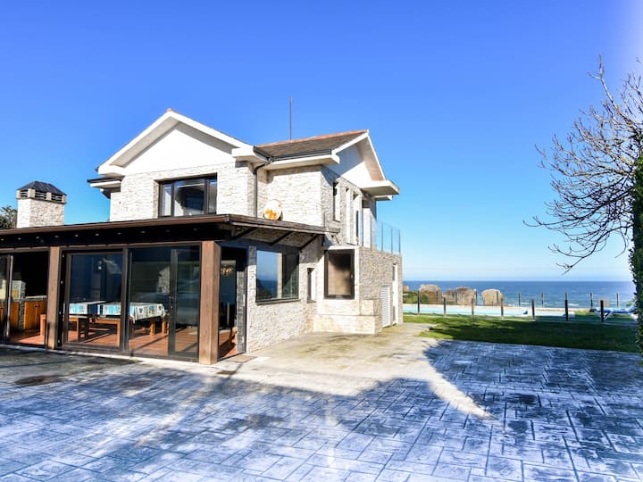 Villa Avec Vue Spectaculaire Sur La Mer - Santillana del Mar