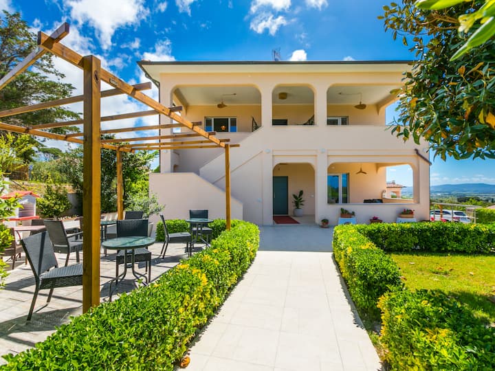 Timo By Interhome - San Vincenzo