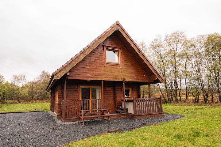 Rustic Lodge Sleeps Up To 6 • Terrace Hot Tub - Aberfoyle