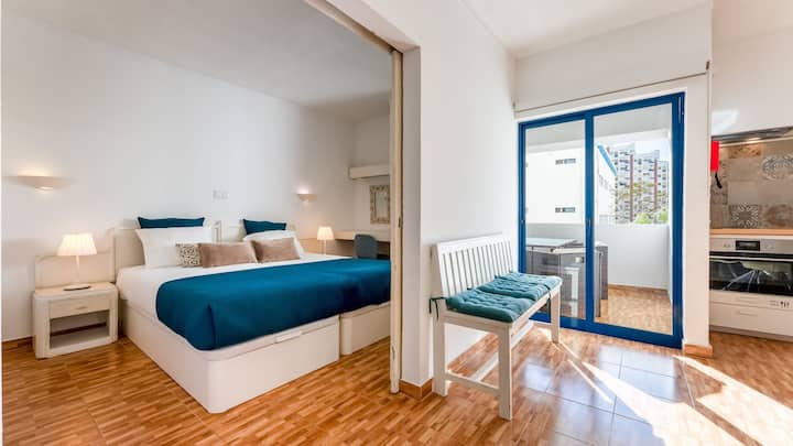 Praia Da Rocha Apartment By Lovelystay - Portimão