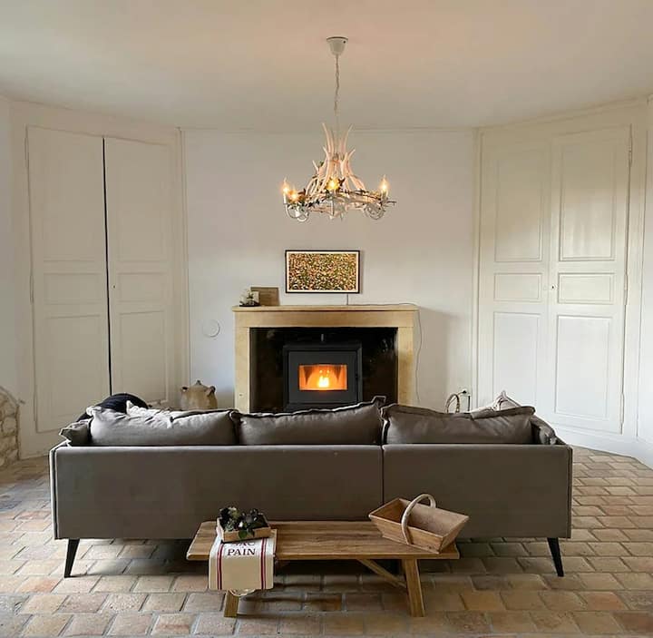 Peaceful Cottage Near Saint-savin Abbey - Montmorillon