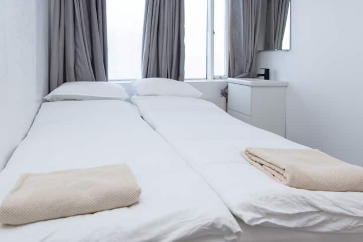 Double Room With Shared Bathroom - Reykjavík