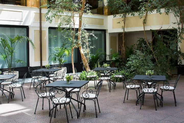 Classic Italian Charm In The Heart Of Parma - Parma, Italia