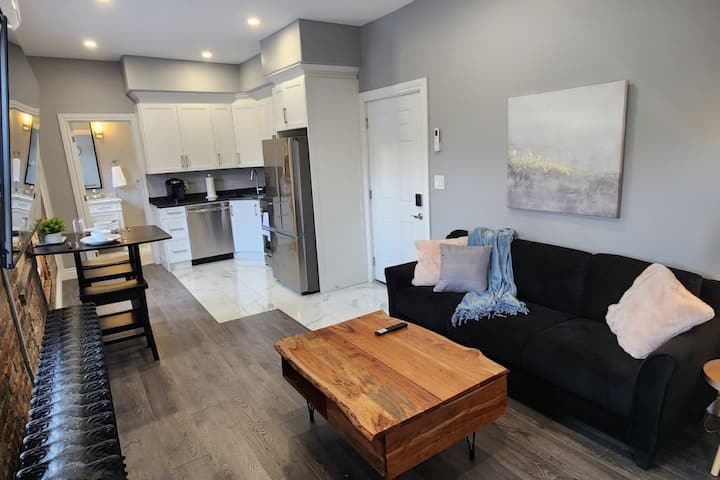 Executive 2bd 58" Tv+wifi+ac+parking+kitchen. - Windsor