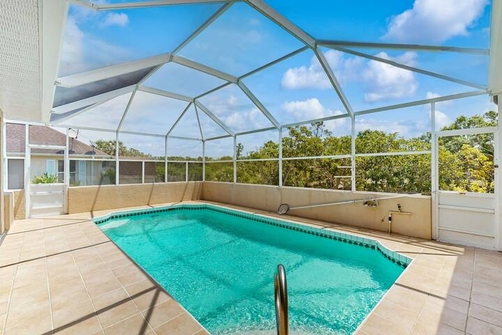 4 Br Home With Private Backyard And In Ground Pool - North Port, FL