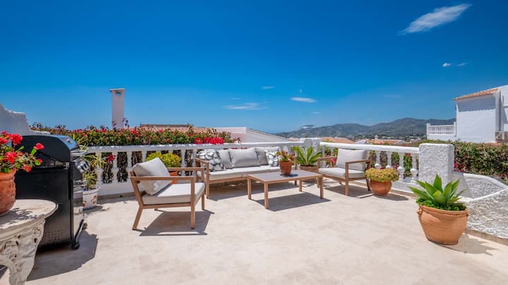 Lovely Townhouse, Several Terraces, Garden, Pool - Nerja