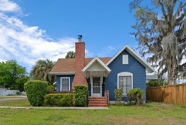 Downtown Ocala Getaway - Ocala, FL
