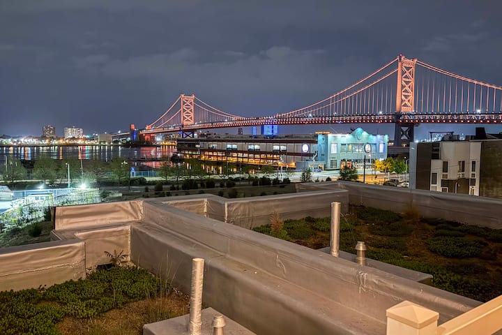 1 Mi To Old Town: Philadelphia Townhome W/ Patio! - Philadelphia, PA