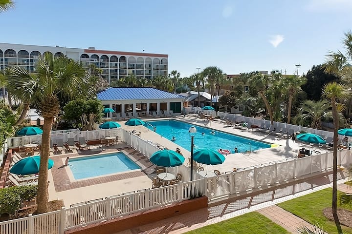 Unwind In 2 Modern Rooms With Swimming Pool - Fort Walton Beach, FL