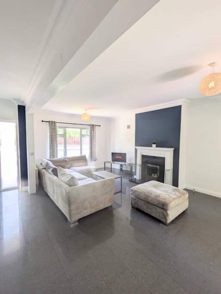 Limerick - 5 Bedroom Worker House - 6 Beds - Limerick