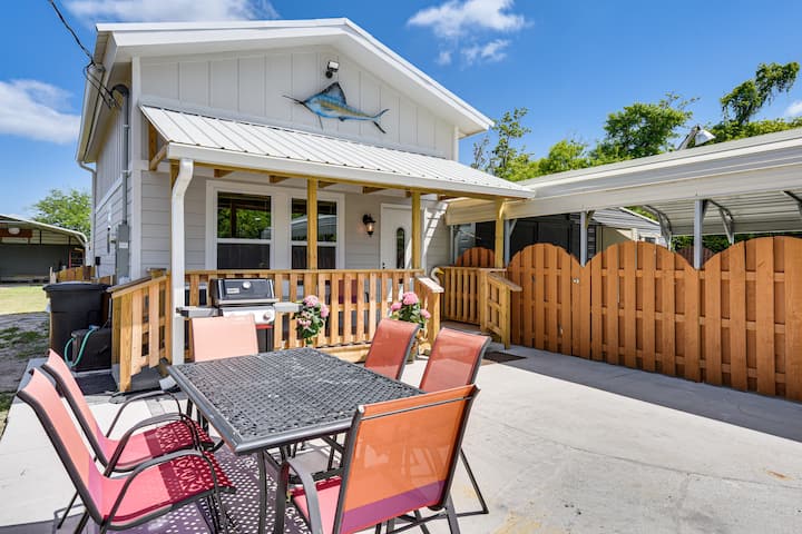 13 Mi To St Andrews State Park: Cabin W/ Patio! - Panama City, FL