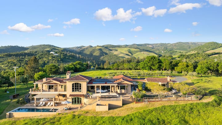 Heart Of Oaks Hilltop Hacienda - Sonoma, CA