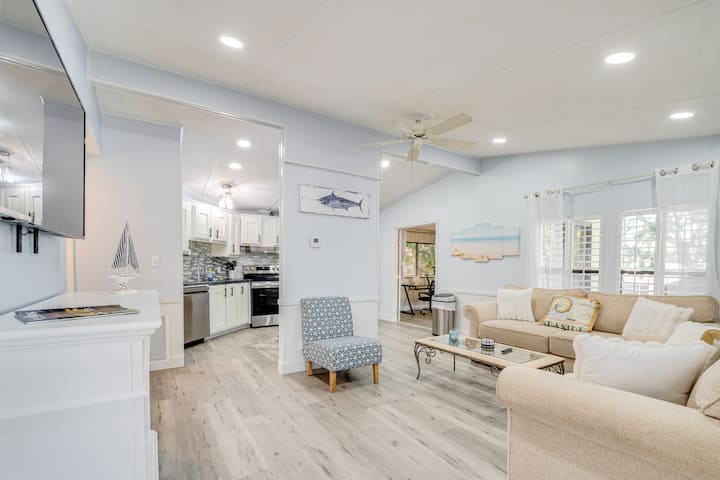 Golf & Pool Access: Home W/ Yard In Lady Lake - The Villages, FL