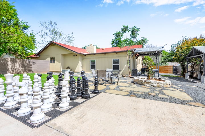 Checkmate And Chill-inn I Yard Games, Families - Elgin, TX