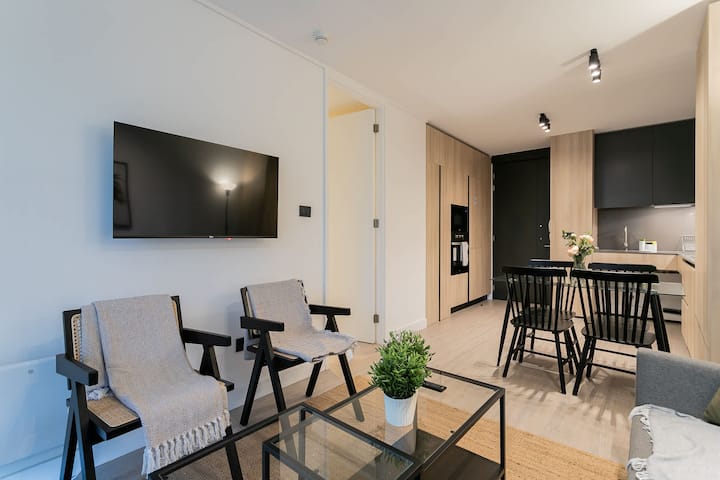 Sleek 1br Suite | Steps To Arauco Park Lifestyle - Las Condes
