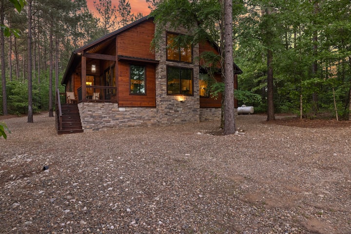 Arcade, Playground, Hot Tub, Fire Pit, Pets, Angel - Broken Bow, OK