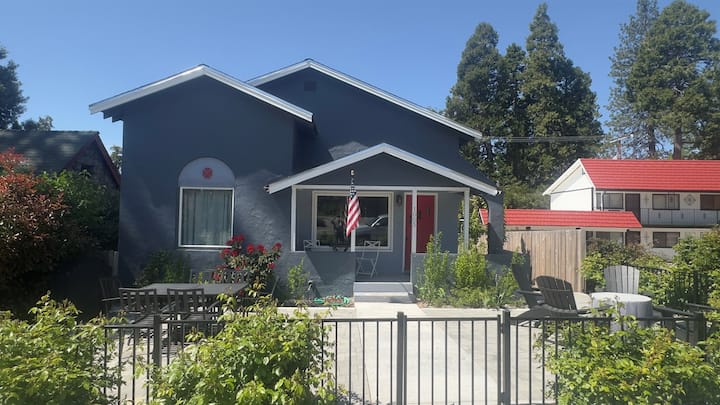 Bungalow On The Boulevard In Mt. Shasta - Mount Shasta, CA