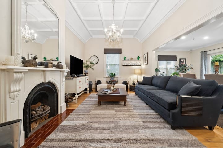 Elizabeth - Katoomba