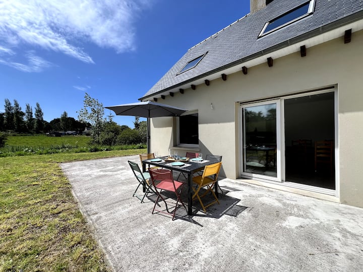 Maison De Charlie Madame Est Servie - Perros-Guirec
