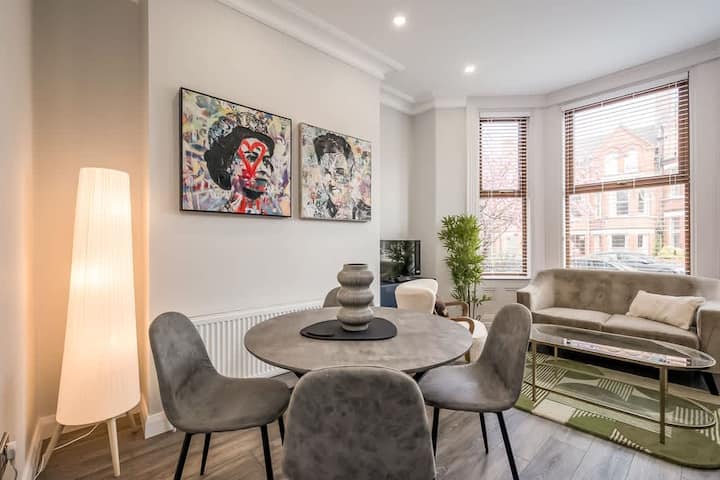Central Belfast Apartments: The Malone Suites - Belfast