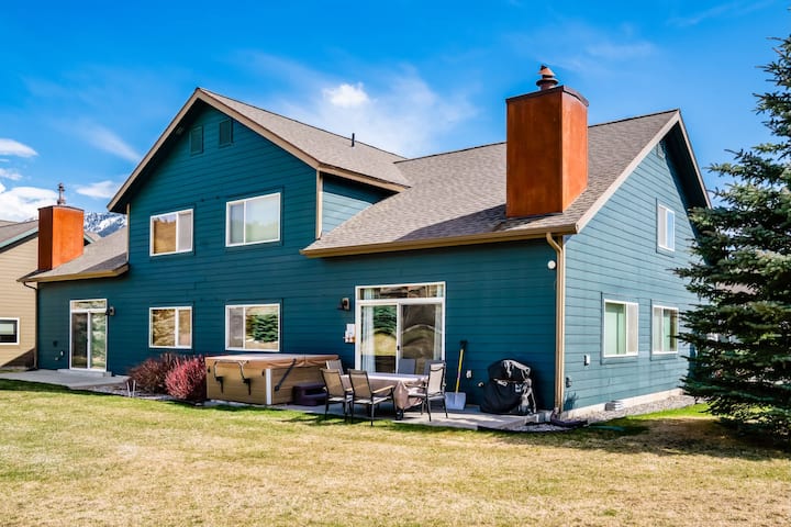 ‼️3br Big Sky Getaway W/ Hot Tub And Mountain View - Big Sky, MT