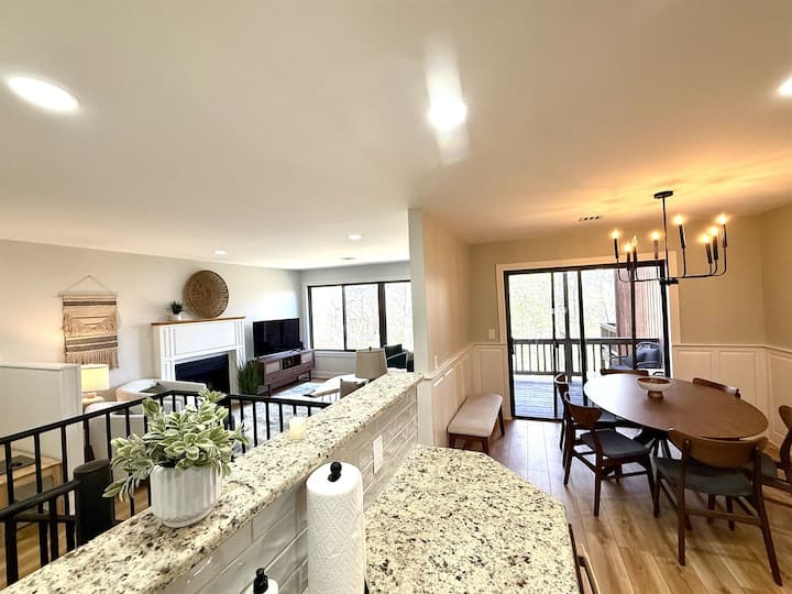 Modern Treehouse-style Retreat | 4br Vernon | Moun - Vernon Township, NJ