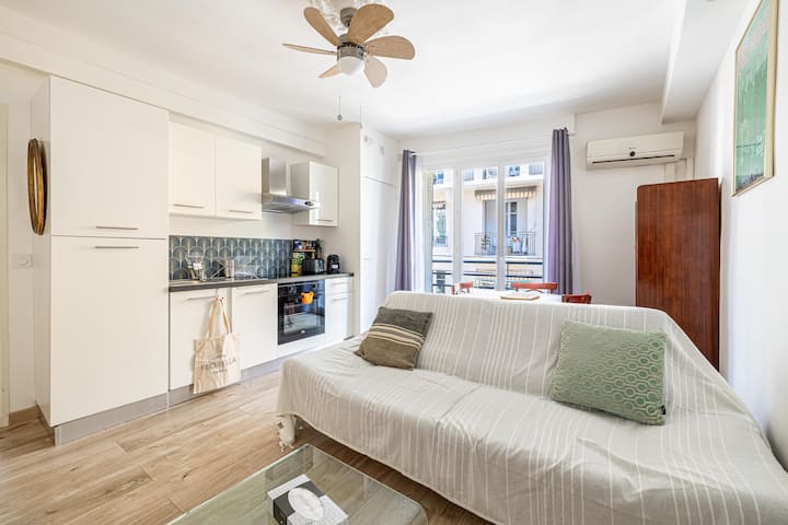 L'angle Doux Avec Balcon, Pour Couples Ou En Solo - Cannes