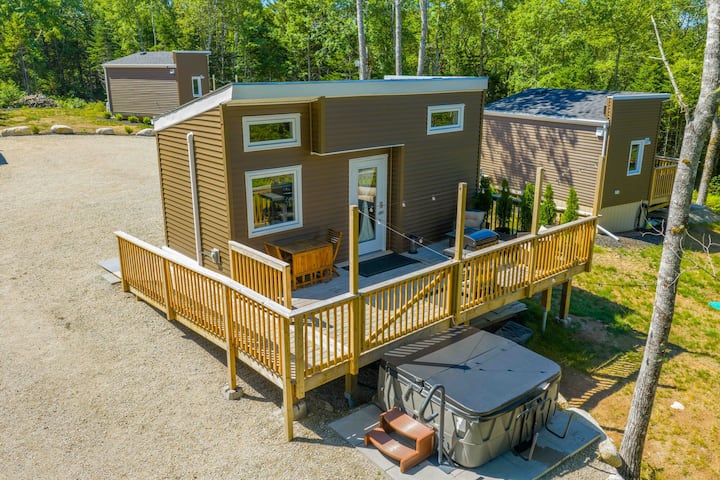 Tulip Suite - The Dordean Suites Of Chester - Nova Scotia