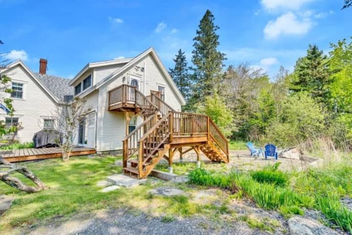 Seaside Farmhouse Loft – Cozy Midcoast Escape - Crescent Beach, Owls Head