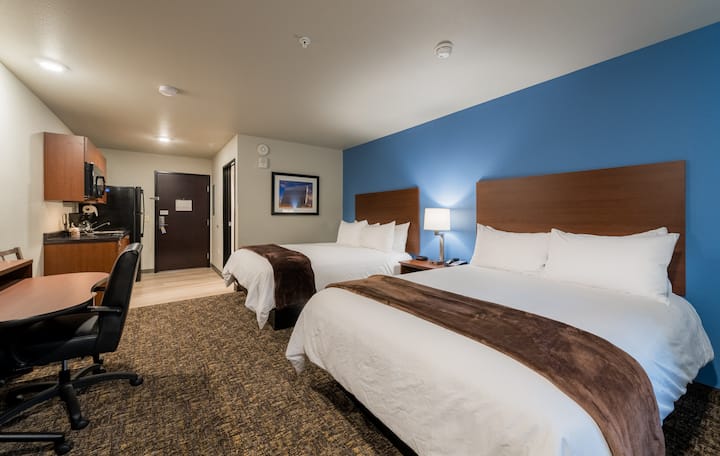 Home-like Room With Kitchen And Pet-friendly - Colorado Springs, CO
