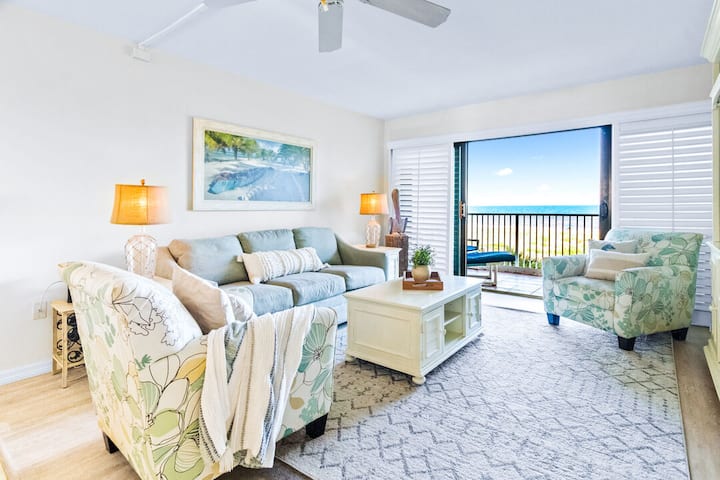 Beautiful Two Bedroom Beach Condo With Pool - Cocoa Beach, FL