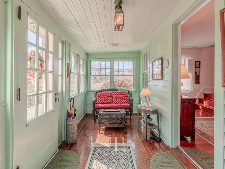 3br Cottage In West Cape May W/ Loft + Pond Views - Cape May, NJ