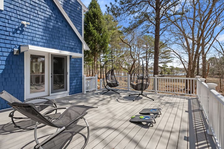 Cozy Riverfront Stay In Wareham - Wareham, MA