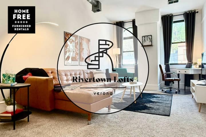 Full Kitchen, Near Oakmont Cc - Plum, PA