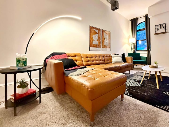 Stylish River Town Unit Near Pittsburgh - Plum, PA