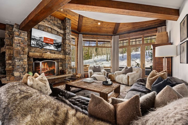 Ski-in Out Chalet, Hot Tub, Theater Room - Park City, UT