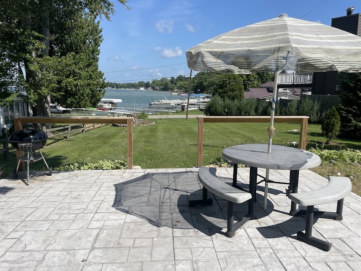 Crystal Lake Cottage With Private Dock - Carson City, MI