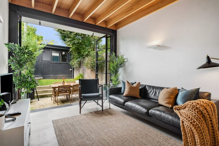 Charming Annandale Oasis With Garage Parking - Camperdown